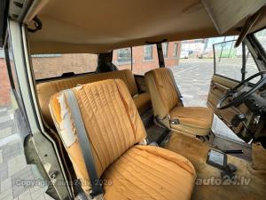 Zaļš Land Rover Range Rover 1983 Tallina, ar dzinēja tilpumu 3.50 L un nobraukumu 75 tūkst. km par 7700 €, foto 15 vietnē AUTOMOTO.COM.LV