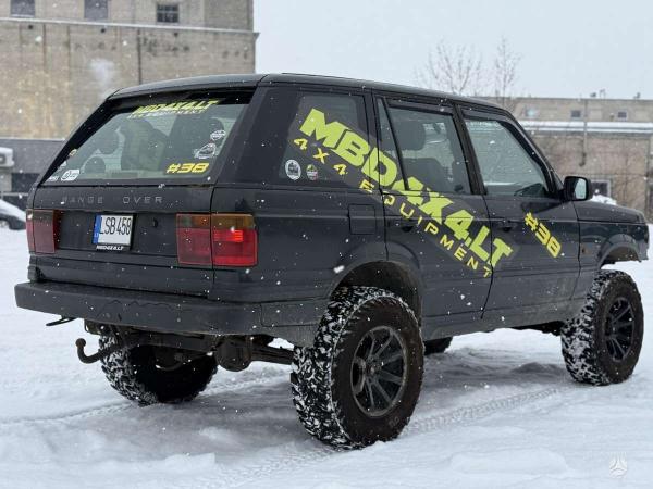 Green Land Rover Range Rover 1997 in Siauliai, with an engine capacity of 2.50 L and mileage of 377 thousand km for 3350 €, photo 5 on AUTOMOTO.COM.LV