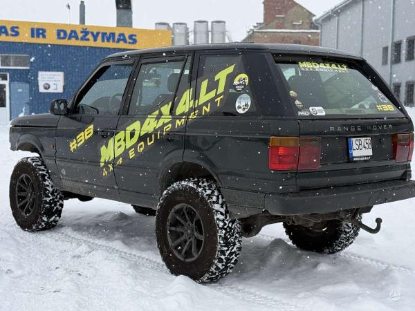Green Land Rover Range Rover 1997 in Siauliai, with an engine capacity of 2.50 L and mileage of 377 thousand km for 3350 €, photo 6 on AUTOMOTO.COM.LV