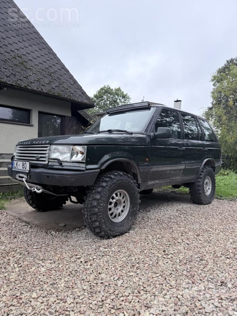 Green Land Rover Range Rover 1999 in Riga, with an engine capacity of 4.60 L and mileage of 248 thousand km for 6500 €, photo 1 on AUTOMOTO.COM.LV