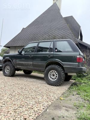 Green Land Rover Range Rover 1999 in Riga, with an engine capacity of 4.60 L and mileage of 248 thousand km for 6500 €, photo 4 on AUTOMOTO.COM.LV
