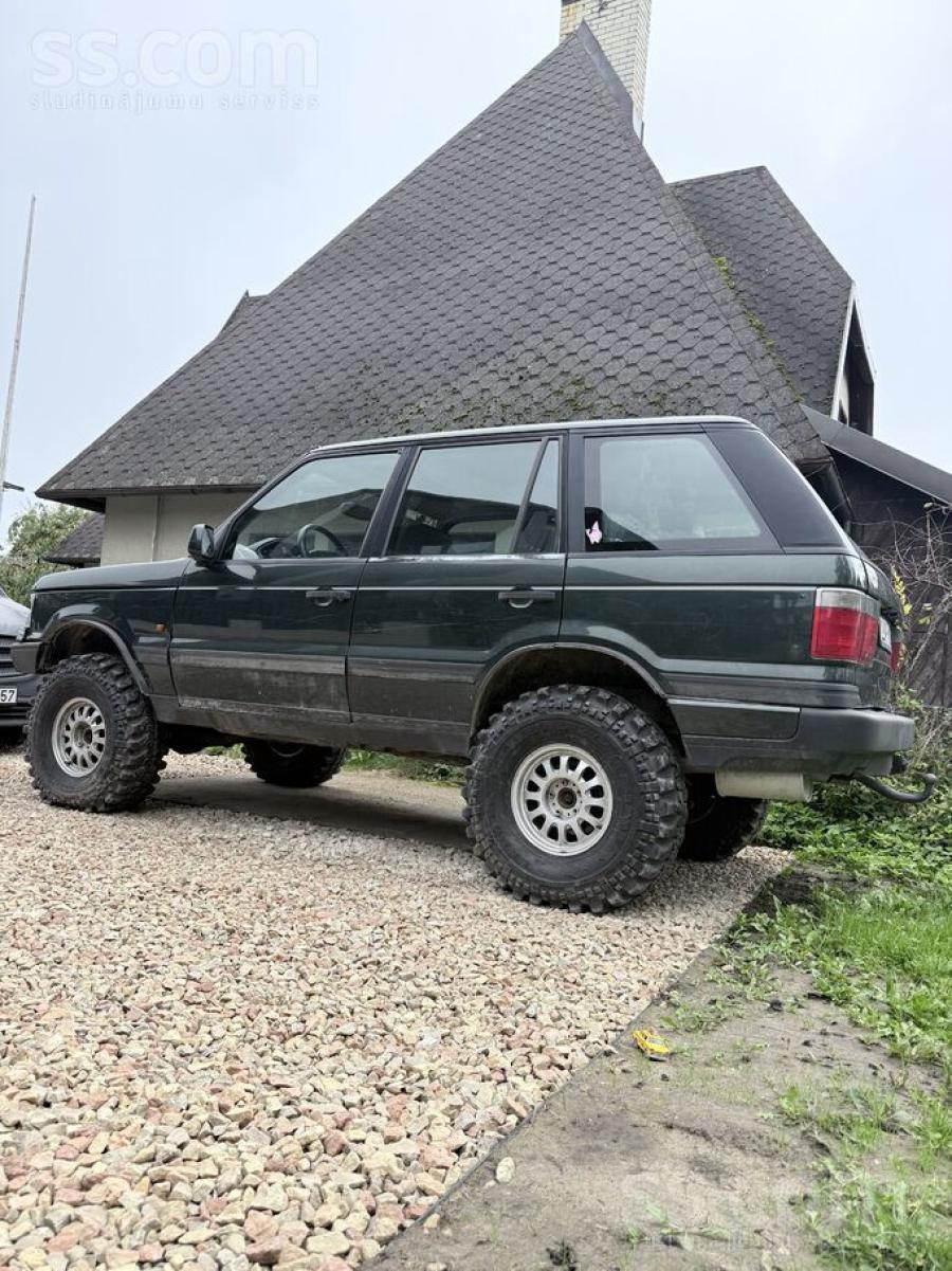 Green Land Rover Range Rover 1999 in Riga, with an engine capacity of 4.60 L and mileage of 248 thousand km for 6500 €, photo 4 on AUTOMOTO.COM.LV