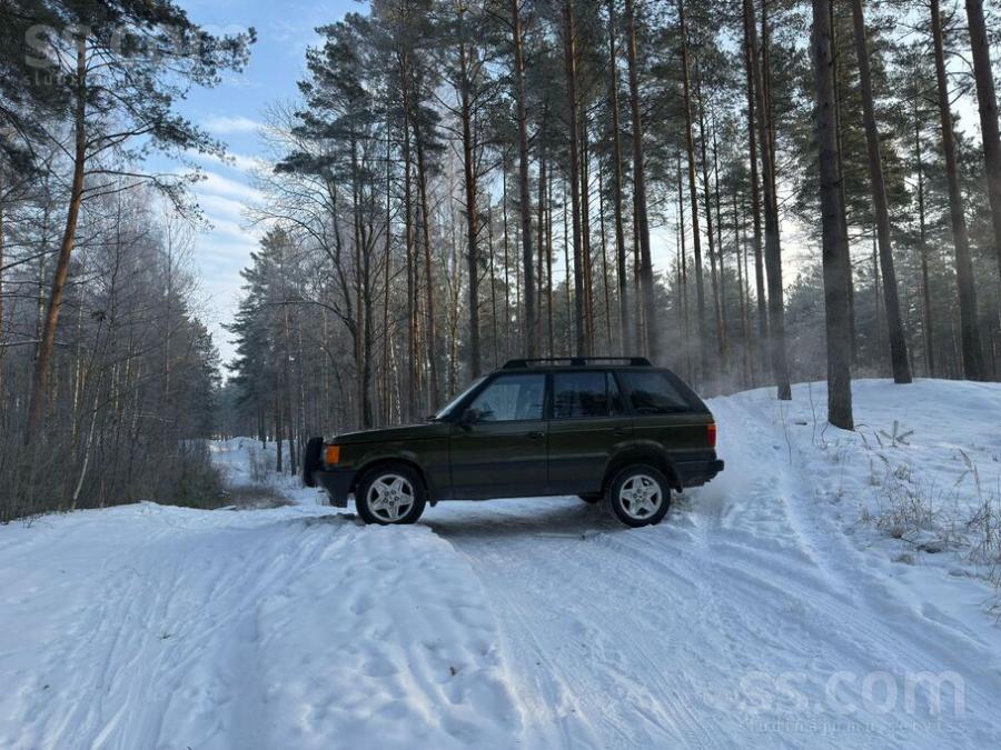 Green Land Rover Range Rover 2000 in Riga, with an engine capacity of 4.60 L and mileage of 190 thousand km for 4000 €, photo 1 on AUTOMOTO.COM.LV