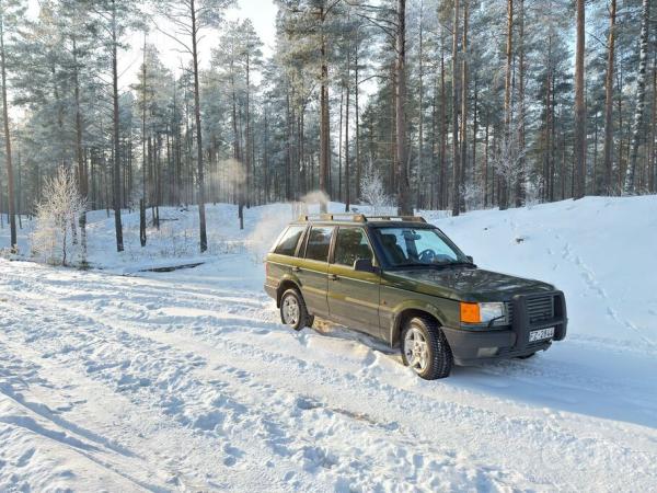 Zaļš Land Rover Range Rover 2000 Rīga, ar dzinēja tilpumu 4.60 L un nobraukumu 190 tūkst. km par 4000 €, foto 4 vietnē AUTOMOTO.COM.LV
