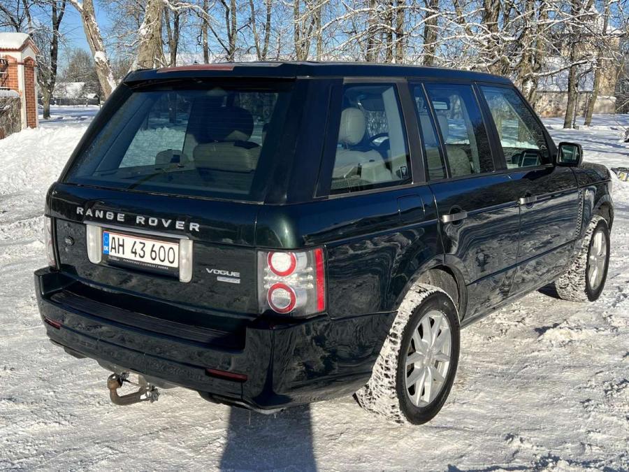 Green Land Rover Range Rover 2004 in Vilnius, with an engine capacity of 2.93 L and mileage of 250 thousand km for 6450 €, photo 5 on AUTOMOTO.COM.LV