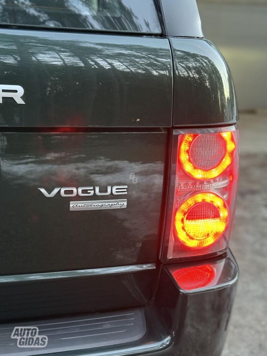 Zaļš Land Rover Range Rover 2004 Viļņa, ar dzinēja tilpumu 2.90 L un nobraukumu 251 tūkst. km par 5990 €, foto 20 vietnē AUTOMOTO.COM.LV