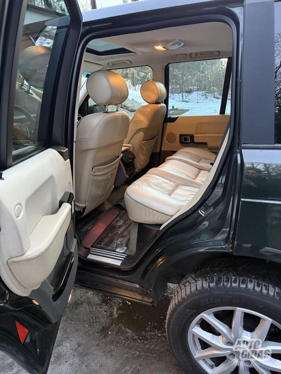 Zaļš Land Rover Range Rover 2004 Viļņa, ar dzinēja tilpumu 2.90 L un nobraukumu 251 tūkst. km par 5990 €, foto 21 vietnē AUTOMOTO.COM.LV