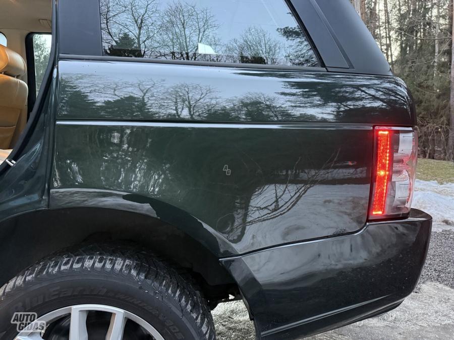 Zaļš Land Rover Range Rover 2004 Viļņa, ar dzinēja tilpumu 2.90 L un nobraukumu 251 tūkst. km par 5990 €, foto 22 vietnē AUTOMOTO.COM.LV
