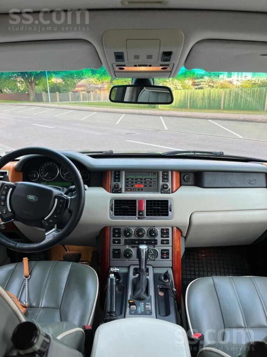 Zaļš Land Rover Range Rover 2006 Ventspils, ar dzinēja tilpumu 4.40 L un nobraukumu 371 tūkst. km par 5000 €, foto 7 vietnē AUTOMOTO.COM.LV