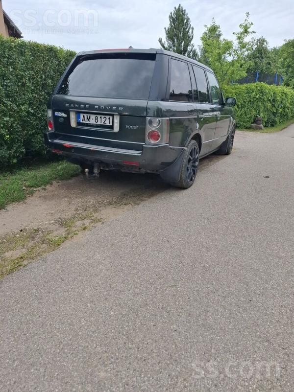Zaļš Land Rover Range Rover 2006 Madona, ar dzinēja tilpumu 3.00 L un nobraukumu 433 tūkst. km par 2400 €, foto 7 vietnē AUTOMOTO.COM.LV