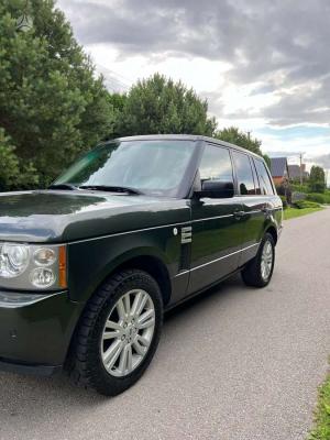 Zaļš Land Rover Range Rover 2006 Viļņa, ar dzinēja tilpumu 2.93 L un nobraukumu 390 tūkst. km par 5500 €, foto 4 vietnē AUTOMOTO.COM.LV