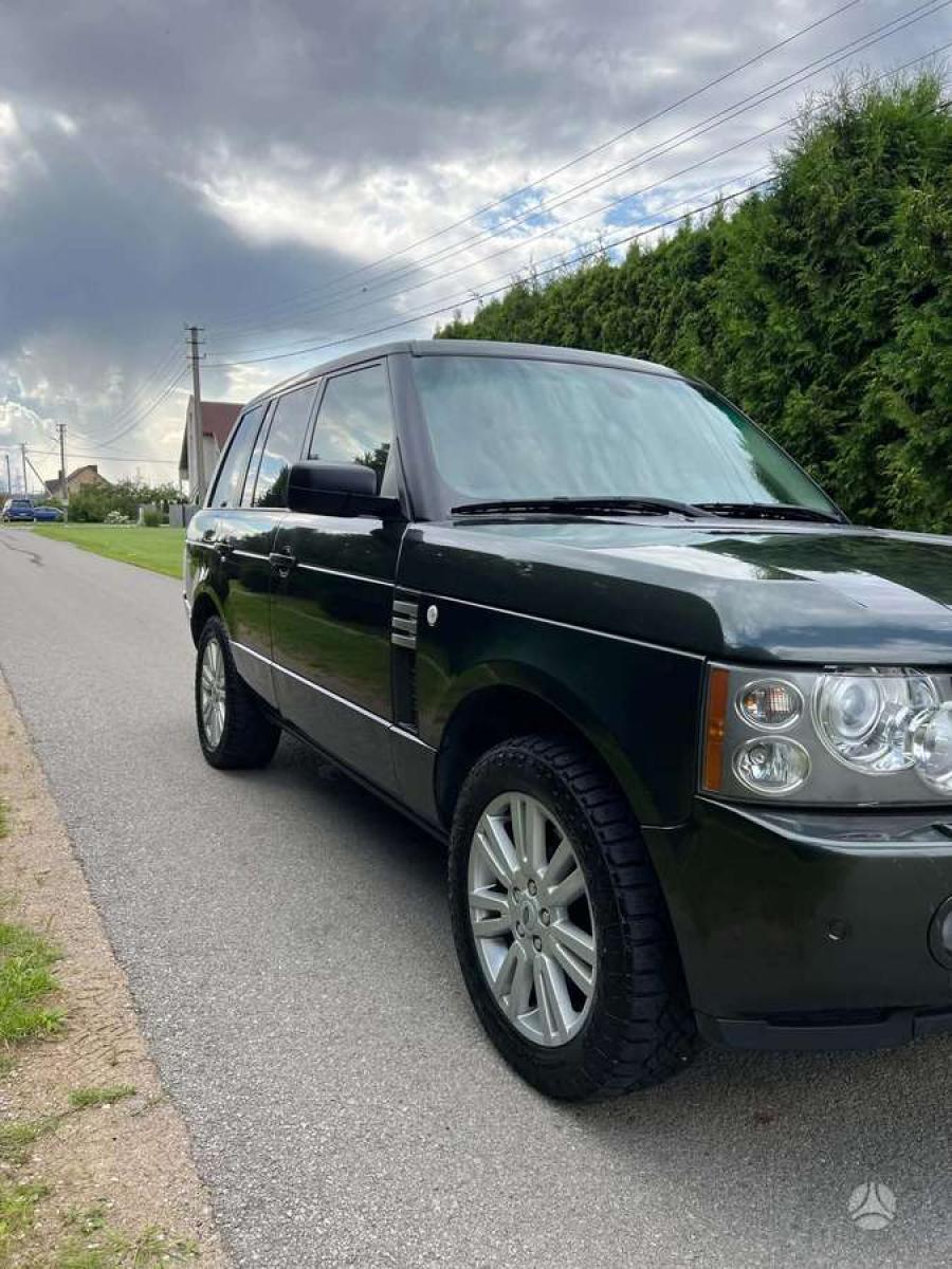 Zaļš Land Rover Range Rover 2006 Viļņa, ar dzinēja tilpumu 2.93 L un nobraukumu 390 tūkst. km par 5500 €, foto 5 vietnē AUTOMOTO.COM.LV