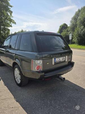 Zaļš Land Rover Range Rover 2006 Viļņa, ar dzinēja tilpumu 2.93 L un nobraukumu 390 tūkst. km par 5500 €, foto 7 vietnē AUTOMOTO.COM.LV
