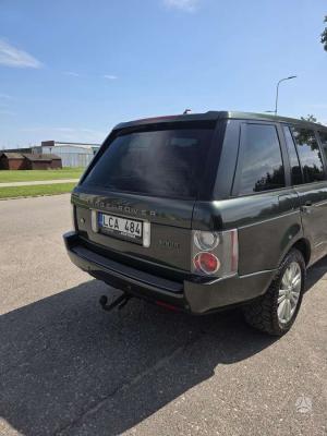 Zaļš Land Rover Range Rover 2006 Viļņa, ar dzinēja tilpumu 2.93 L un nobraukumu 390 tūkst. km par 5500 €, foto 8 vietnē AUTOMOTO.COM.LV