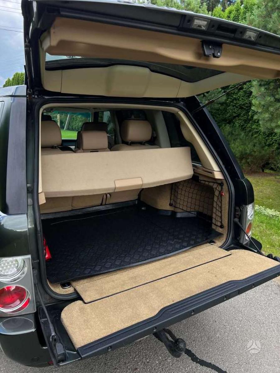 Zaļš Land Rover Range Rover 2006 Viļņa, ar dzinēja tilpumu 2.93 L un nobraukumu 390 tūkst. km par 5500 €, foto 10 vietnē AUTOMOTO.COM.LV