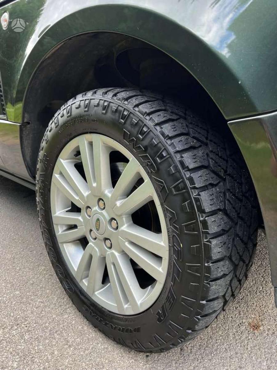 Zaļš Land Rover Range Rover 2006 Viļņa, ar dzinēja tilpumu 2.93 L un nobraukumu 390 tūkst. km par 5500 €, foto 13 vietnē AUTOMOTO.COM.LV