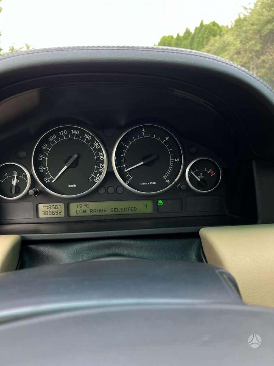 Zaļš Land Rover Range Rover 2006 Viļņa, ar dzinēja tilpumu 2.93 L un nobraukumu 390 tūkst. km par 5500 €, foto 26 vietnē AUTOMOTO.COM.LV