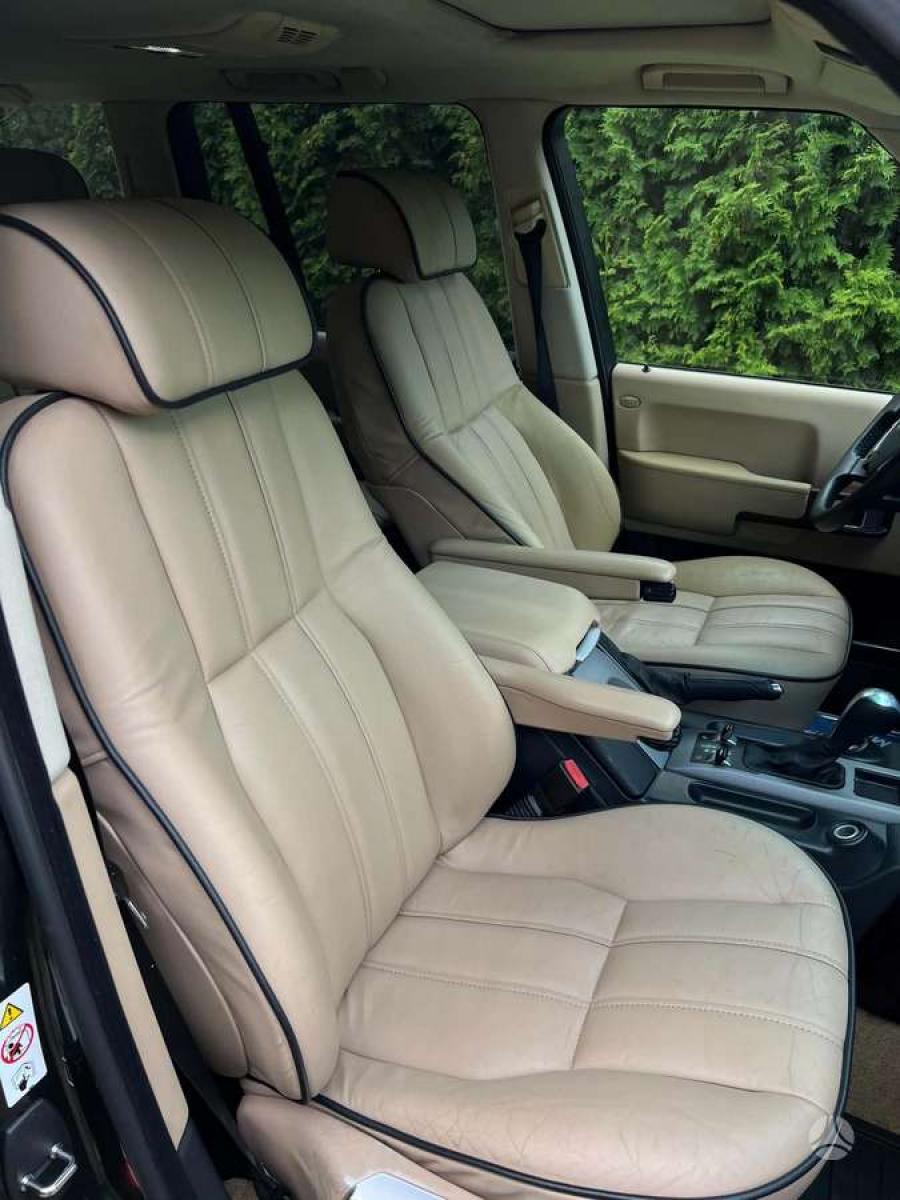 Zaļš Land Rover Range Rover 2006 Viļņa, ar dzinēja tilpumu 2.93 L un nobraukumu 390 tūkst. km par 5500 €, foto 32 vietnē AUTOMOTO.COM.LV