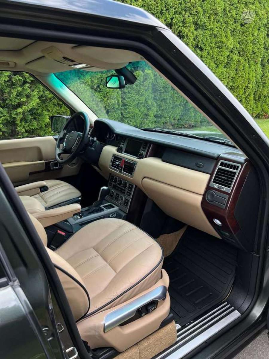 Zaļš Land Rover Range Rover 2006 Viļņa, ar dzinēja tilpumu 2.93 L un nobraukumu 390 tūkst. km par 5500 €, foto 33 vietnē AUTOMOTO.COM.LV