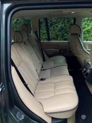 Zaļš Land Rover Range Rover 2006 Viļņa, ar dzinēja tilpumu 2.93 L un nobraukumu 390 tūkst. km par 5500 €, foto 35 vietnē AUTOMOTO.COM.LV