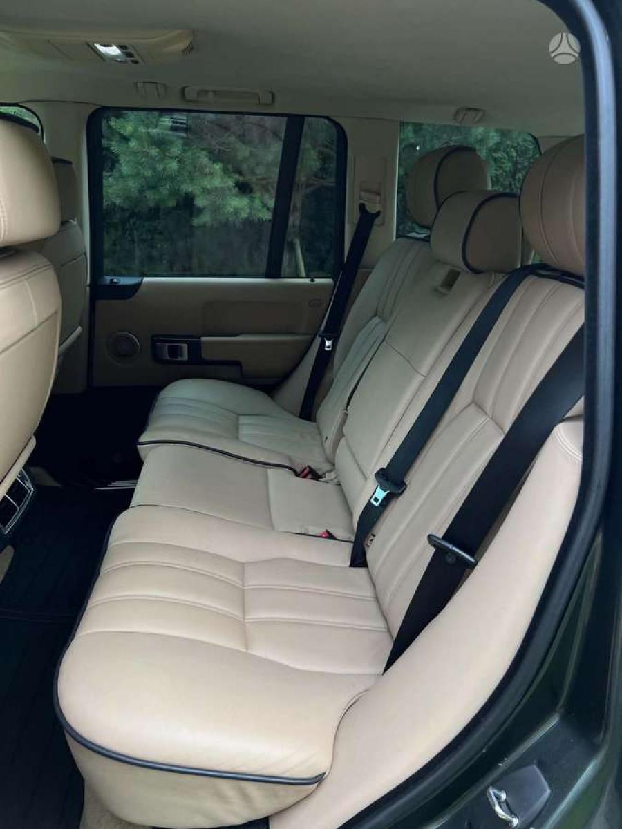Zaļš Land Rover Range Rover 2006 Viļņa, ar dzinēja tilpumu 2.93 L un nobraukumu 390 tūkst. km par 5500 €, foto 38 vietnē AUTOMOTO.COM.LV