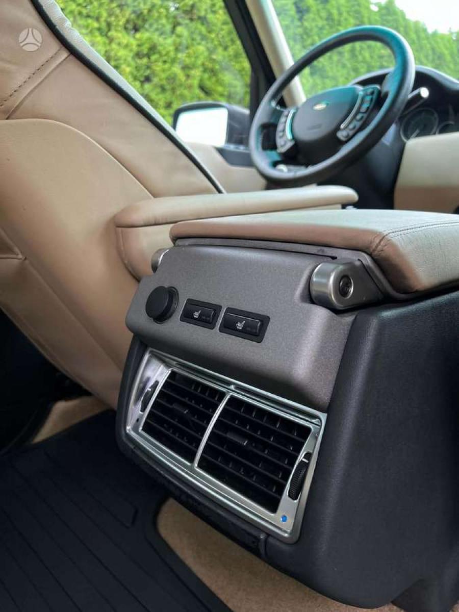 Zaļš Land Rover Range Rover 2006 Viļņa, ar dzinēja tilpumu 2.93 L un nobraukumu 390 tūkst. km par 5500 €, foto 42 vietnē AUTOMOTO.COM.LV