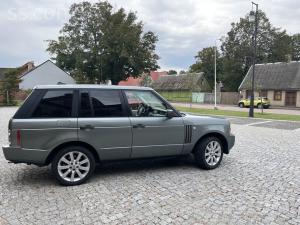 Green Land Rover Range Rover 2006 in Ventspils, with an engine capacity of 4.40 L and mileage of 371 thousand km for 4700 €, photo 3 on AUTOMOTO.COM.LV