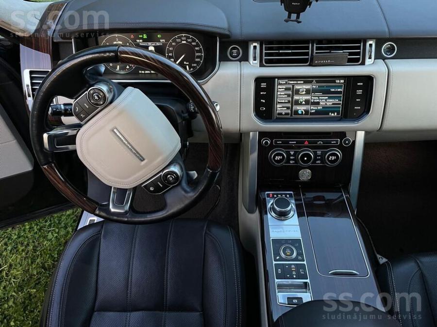 Green Land Rover Range Rover 2014 in Riga, with an engine capacity of 4.40 L and mileage of 220 thousand km for 22000 €, photo 11 on AUTOMOTO.COM.LV