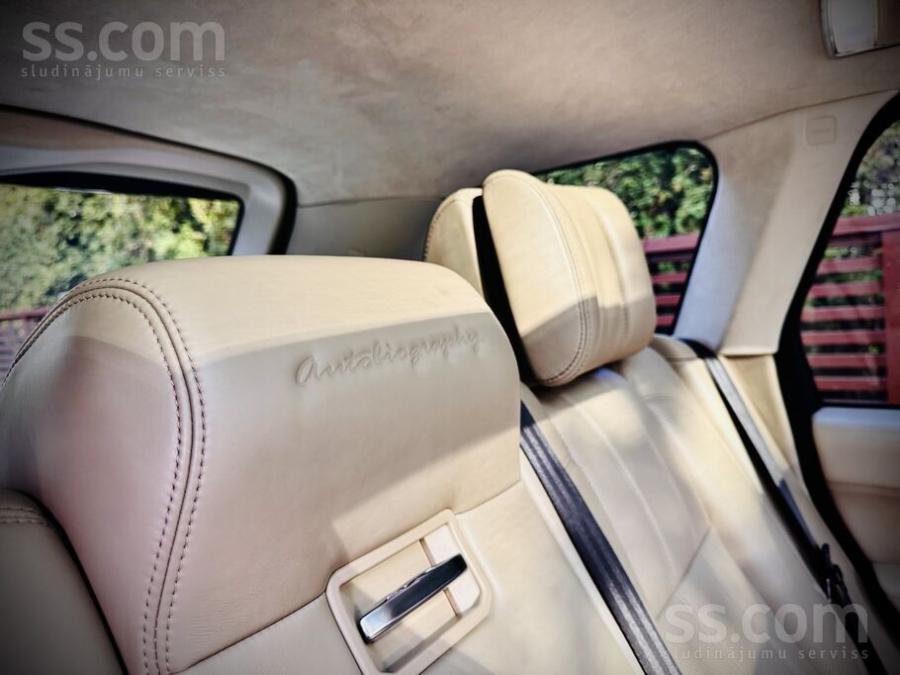 Green Land Rover Range Rover 2014 in Riga, with an engine capacity of 4.40 L and mileage of 280 thousand km for 23900 €, photo 25 on AUTOMOTO.COM.LV