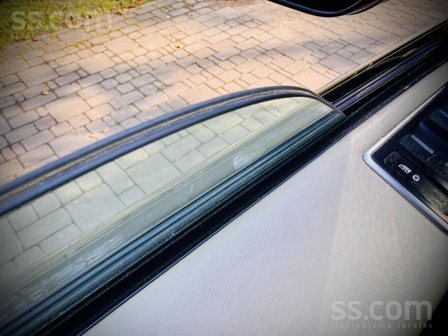 Green Land Rover Range Rover 2014 in Riga, with an engine capacity of 4.40 L and mileage of 280 thousand km for 23900 €, photo 27 on AUTOMOTO.COM.LV