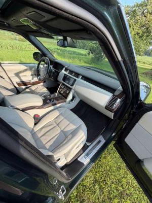 Zaļš Land Rover Range Rover 2015 Panevēža, ar dzinēja tilpumu 5.00 L un nobraukumu 215 tūkst. km par 26000 €, foto 10 vietnē AUTOMOTO.COM.LV