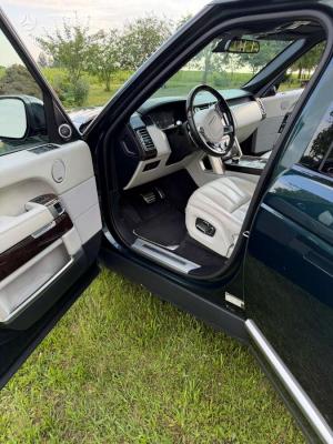 Zaļš Land Rover Range Rover 2015 Panevēža, ar dzinēja tilpumu 5.00 L un nobraukumu 215 tūkst. km par 26000 €, foto 17 vietnē AUTOMOTO.COM.LV