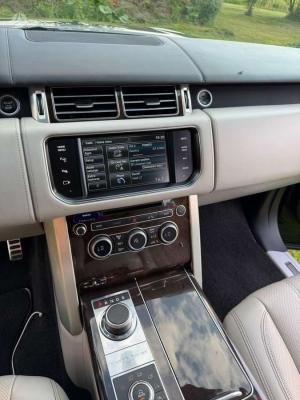 Zaļš Land Rover Range Rover 2015 Panevēža, ar dzinēja tilpumu 5.00 L un nobraukumu 215 tūkst. km par 26000 €, foto 18 vietnē AUTOMOTO.COM.LV