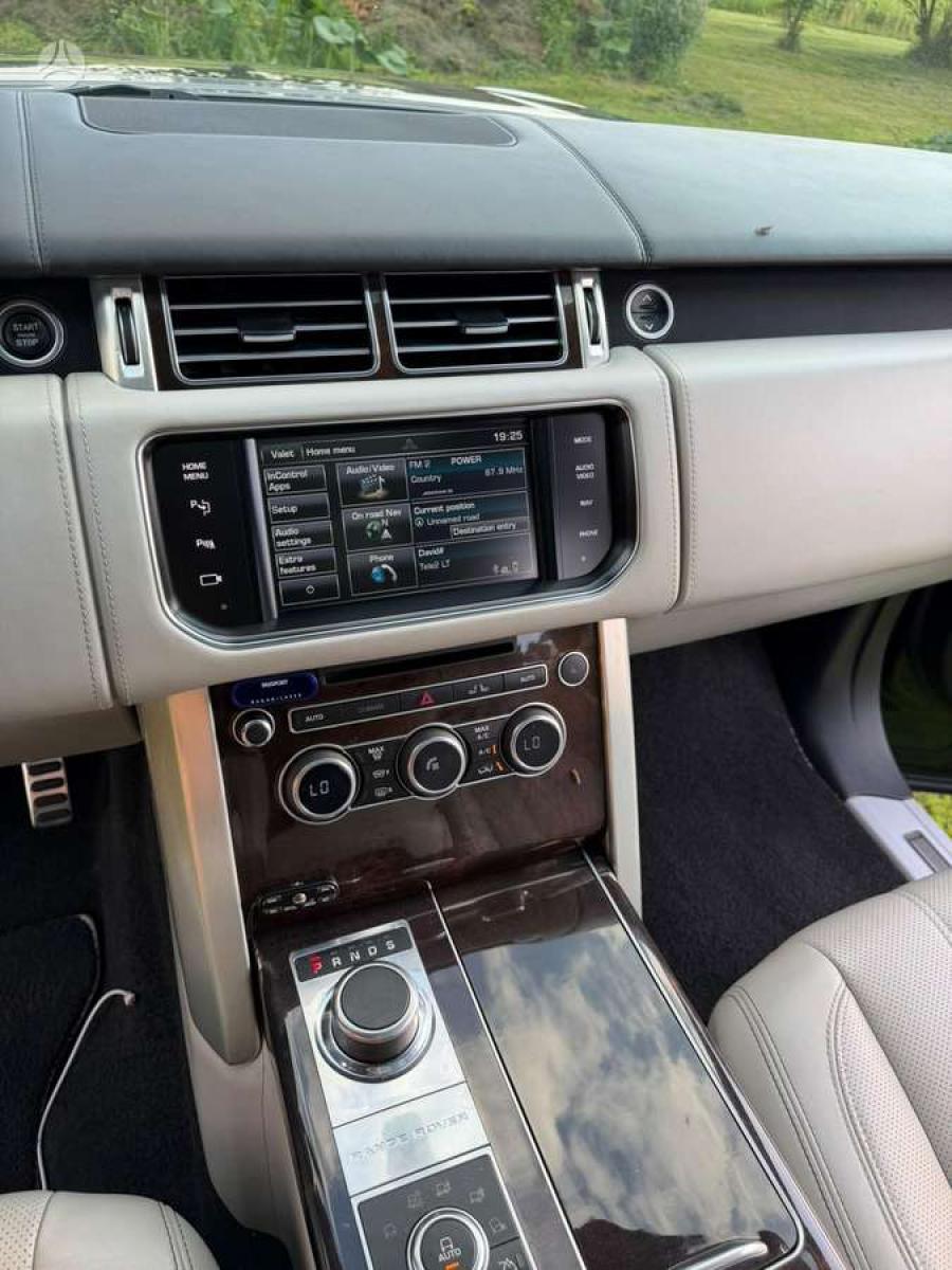 Zaļš Land Rover Range Rover 2015 Panevēža, ar dzinēja tilpumu 5.00 L un nobraukumu 215 tūkst. km par 26000 €, foto 18 vietnē AUTOMOTO.COM.LV