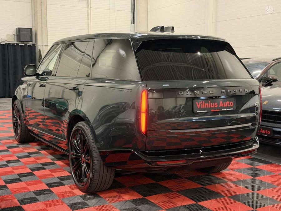 Zaļš Land Rover Range Rover 2023 Viļņa, ar dzinēja tilpumu 4.40 L un nobraukumu 47 tūkst. km par 166990 €, foto 7 vietnē AUTOMOTO.COM.LV