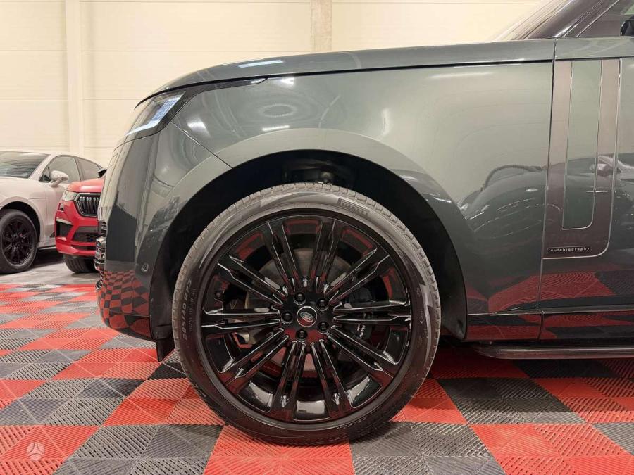 Zaļš Land Rover Range Rover 2023 Viļņa, ar dzinēja tilpumu 4.40 L un nobraukumu 47 tūkst. km par 166990 €, foto 8 vietnē AUTOMOTO.COM.LV