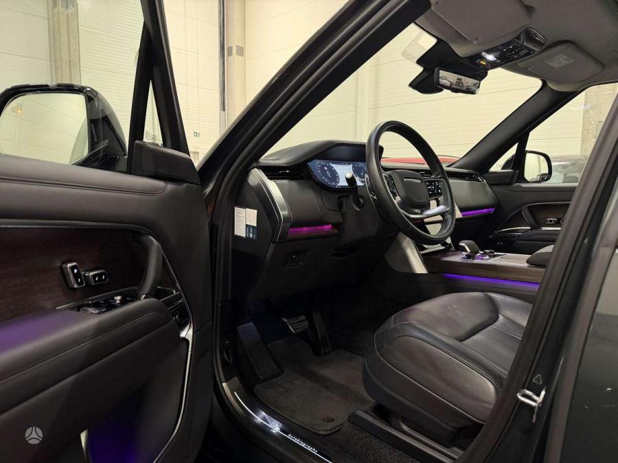 Zaļš Land Rover Range Rover 2023 Viļņa, ar dzinēja tilpumu 4.40 L un nobraukumu 47 tūkst. km par 166990 €, foto 14 vietnē AUTOMOTO.COM.LV