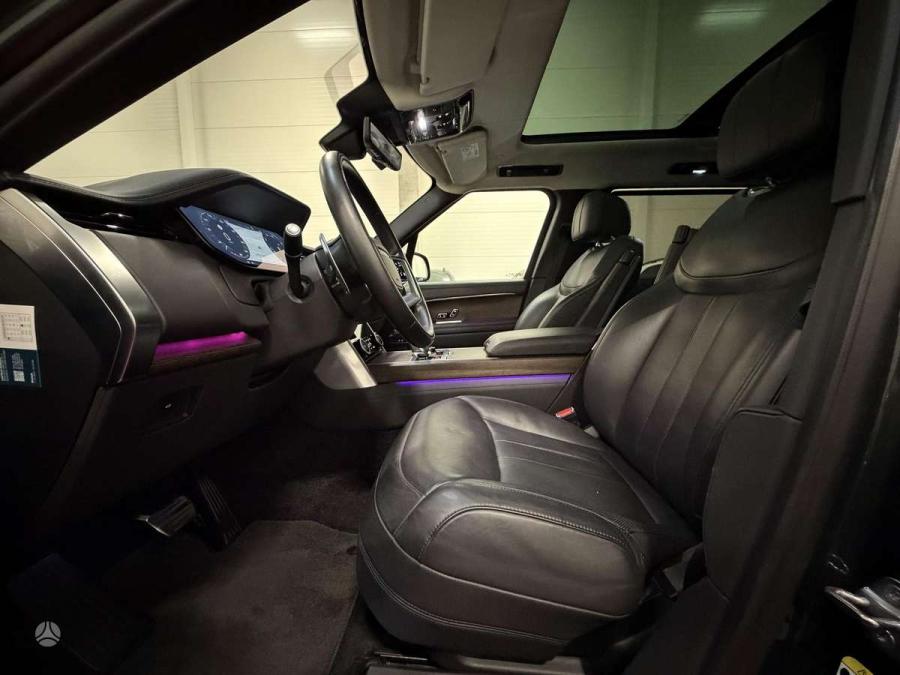 Zaļš Land Rover Range Rover 2023 Viļņa, ar dzinēja tilpumu 4.40 L un nobraukumu 47 tūkst. km par 166990 €, foto 16 vietnē AUTOMOTO.COM.LV
