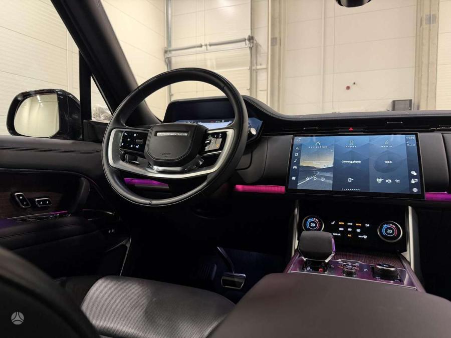 Zaļš Land Rover Range Rover 2023 Viļņa, ar dzinēja tilpumu 4.40 L un nobraukumu 47 tūkst. km par 166990 €, foto 24 vietnē AUTOMOTO.COM.LV