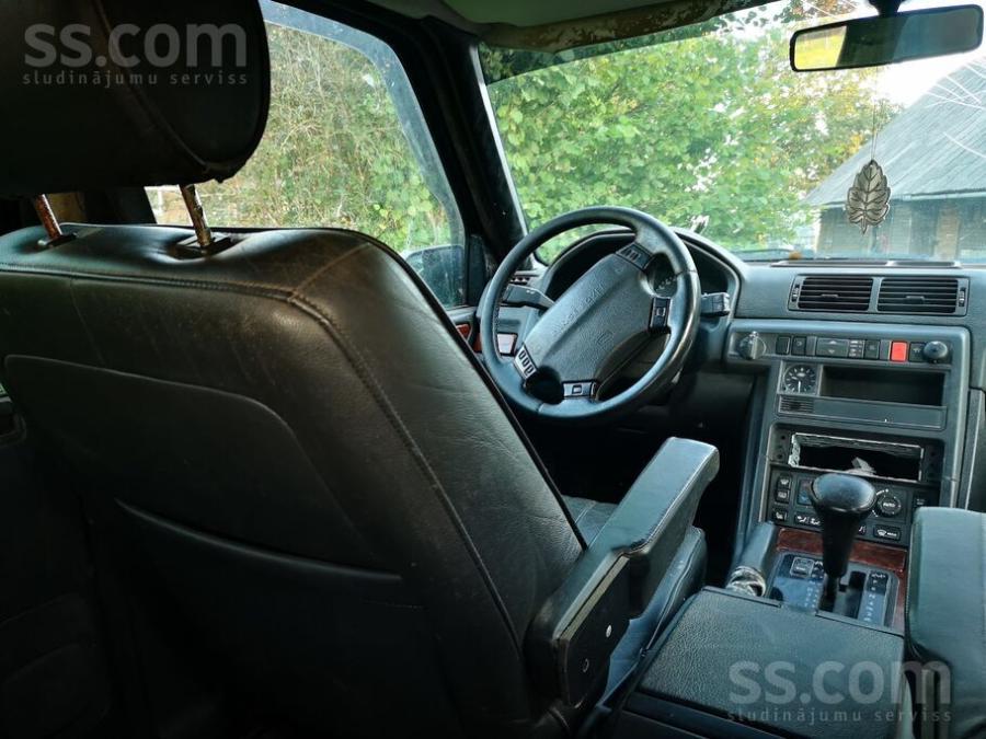 Grey Land Rover Range Rover 1996 in Ventspils, with an engine capacity of 2.50 L and mileage of 214 thousand km for 2100 €, photo 4 on AUTOMOTO.COM.LV