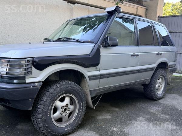 Grey Land Rover Range Rover 1998 in Riga, with an engine capacity of 4.60 L and mileage of 336 thousand km for 5000 €, photo 2 on AUTOMOTO.COM.LV
