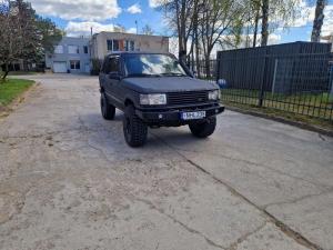 Pelēks Land Rover Range Rover 1998 Panevēža, ar dzinēja tilpumu 2.50 L un nobraukumu 300 tūkst. km par 3600 €, foto 3 vietnē AUTOMOTO.COM.LV