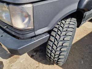Pelēks Land Rover Range Rover 1998 Panevēža, ar dzinēja tilpumu 2.50 L un nobraukumu 300 tūkst. km par 3600 €, foto 11 vietnē AUTOMOTO.COM.LV