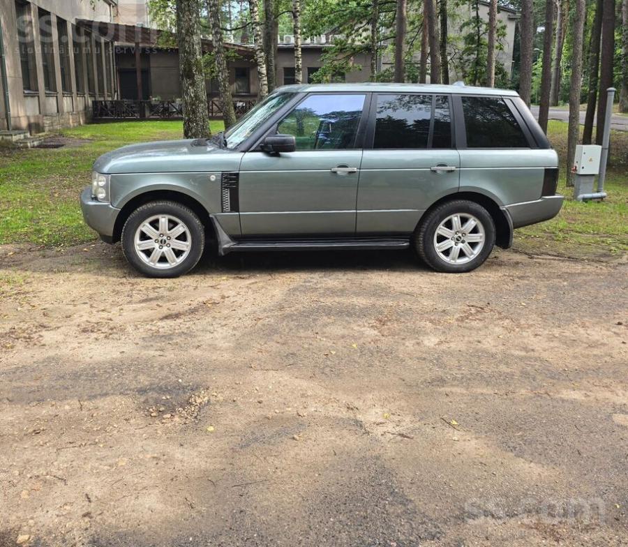 Grey Land Rover Range Rover 2002 in Riga, with an engine capacity of 3.00 L and mileage of 281 thousand km for 5990 €, photo 1 on AUTOMOTO.COM.LV