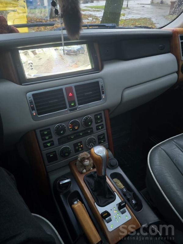 Pelēks Land Rover Range Rover 2002 Rīga, ar dzinēja tilpumu 3.00 L un nobraukumu 281 tūkst. km par 5990 €, foto 7 vietnē AUTOMOTO.COM.LV