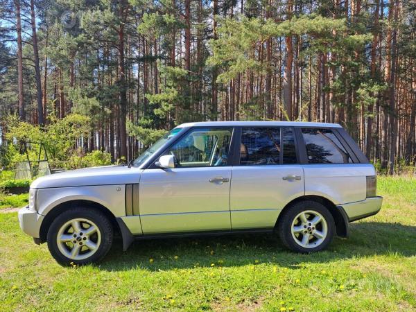 Pelēks Land Rover Range Rover 2003 Rīga, ar dzinēja tilpumu 3.00 L un nobraukumu 375 tūkst. km par 4200 €, foto 1 vietnē AUTOMOTO.COM.LV