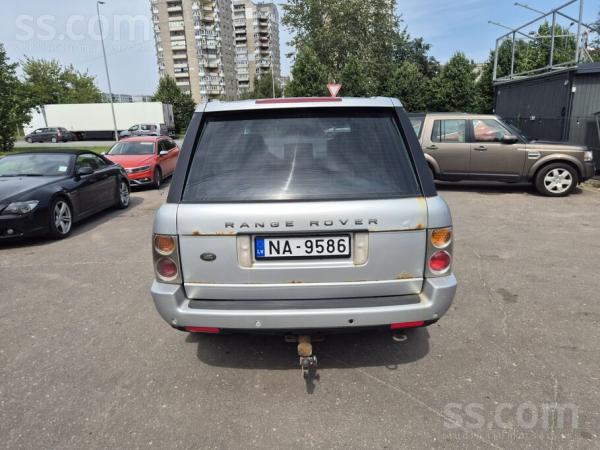 Pelēks Land Rover Range Rover 2003 Rīga, ar dzinēja tilpumu 3.00 L un nobraukumu 381 tūkst. km par 2990 €, foto 6 vietnē AUTOMOTO.COM.LV