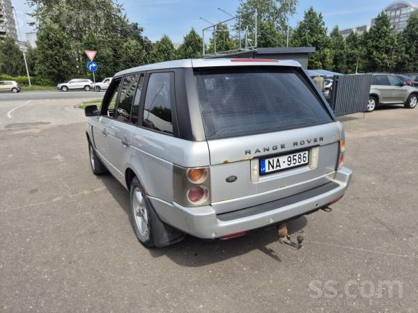 Pelēks Land Rover Range Rover 2003 Rīga, ar dzinēja tilpumu 3.00 L un nobraukumu 381 tūkst. km par 2990 €, foto 7 vietnē AUTOMOTO.COM.LV