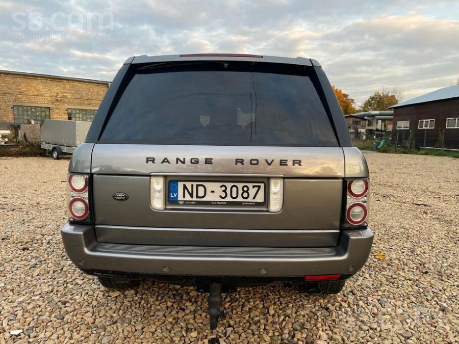 Pelēks Land Rover Range Rover 2006 Rīga, ar dzinēja tilpumu 3.60 L un nobraukumu 330 tūkst. km par 6850 €, foto 4 vietnē AUTOMOTO.COM.LV
