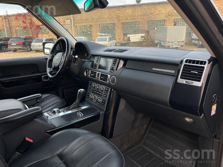 Pelēks Land Rover Range Rover 2006 Rīga, ar dzinēja tilpumu 3.60 L un nobraukumu 330 tūkst. km par 6850 €, foto 13 vietnē AUTOMOTO.COM.LV